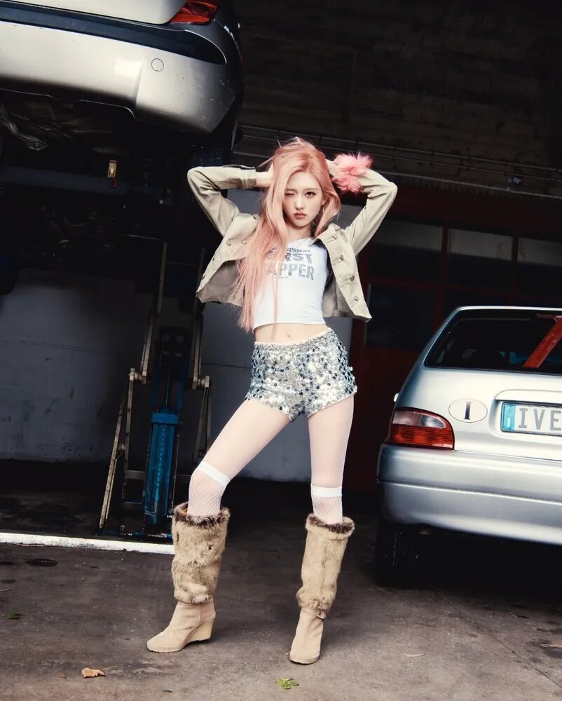 Альбом IVE - 2nd Album REVIVE+ GAEUL ver. (K-pop, Южная Корея, импортное издание, Blu-ray, CD, Audio MC) — фото 1