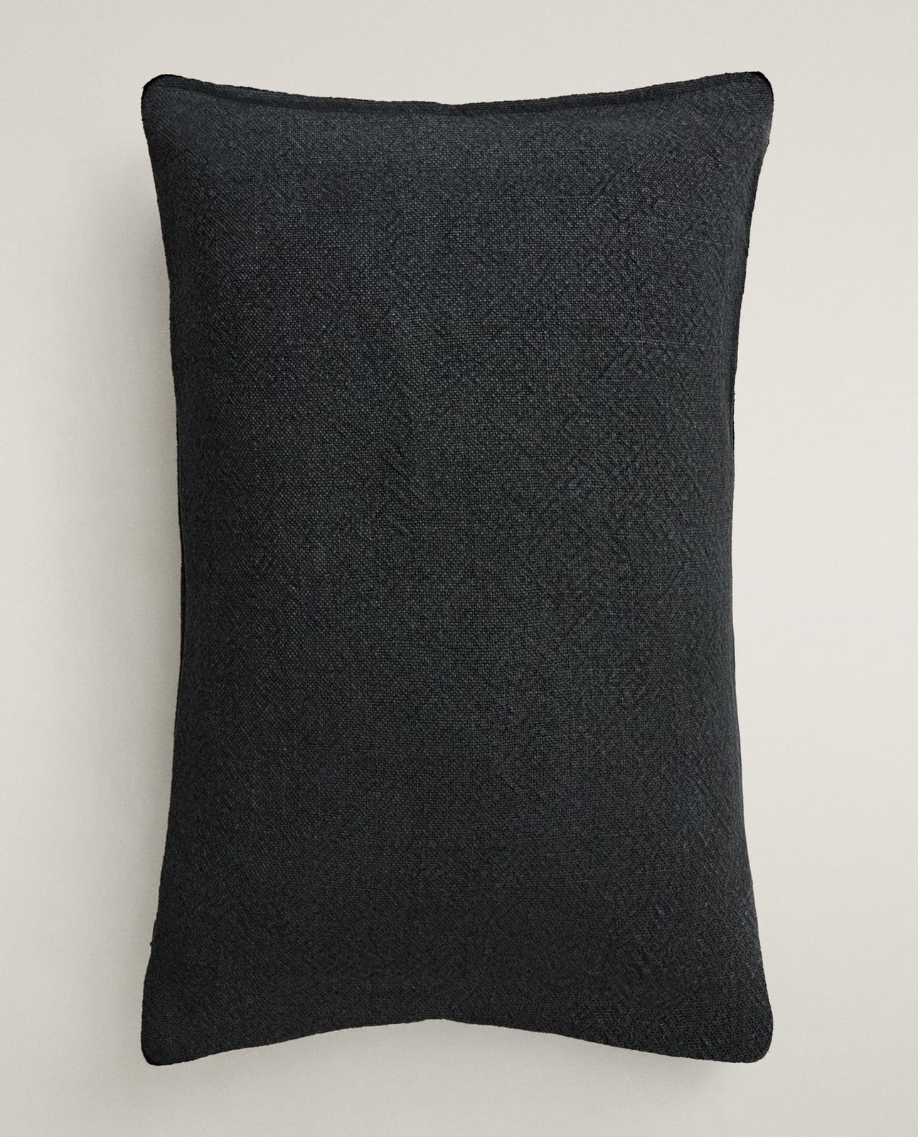 Наволочка декоративная ZARA HOME из джута, темно-синий, 40x60 см 6399/008/401-4