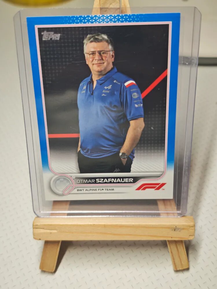 Редкая коллекционная карточка Topps с гоночным автомобилем Формулы-1, выпущенная ограниченным тиражом и содержащая номер. OTMAR SZAFNAUER 68/99