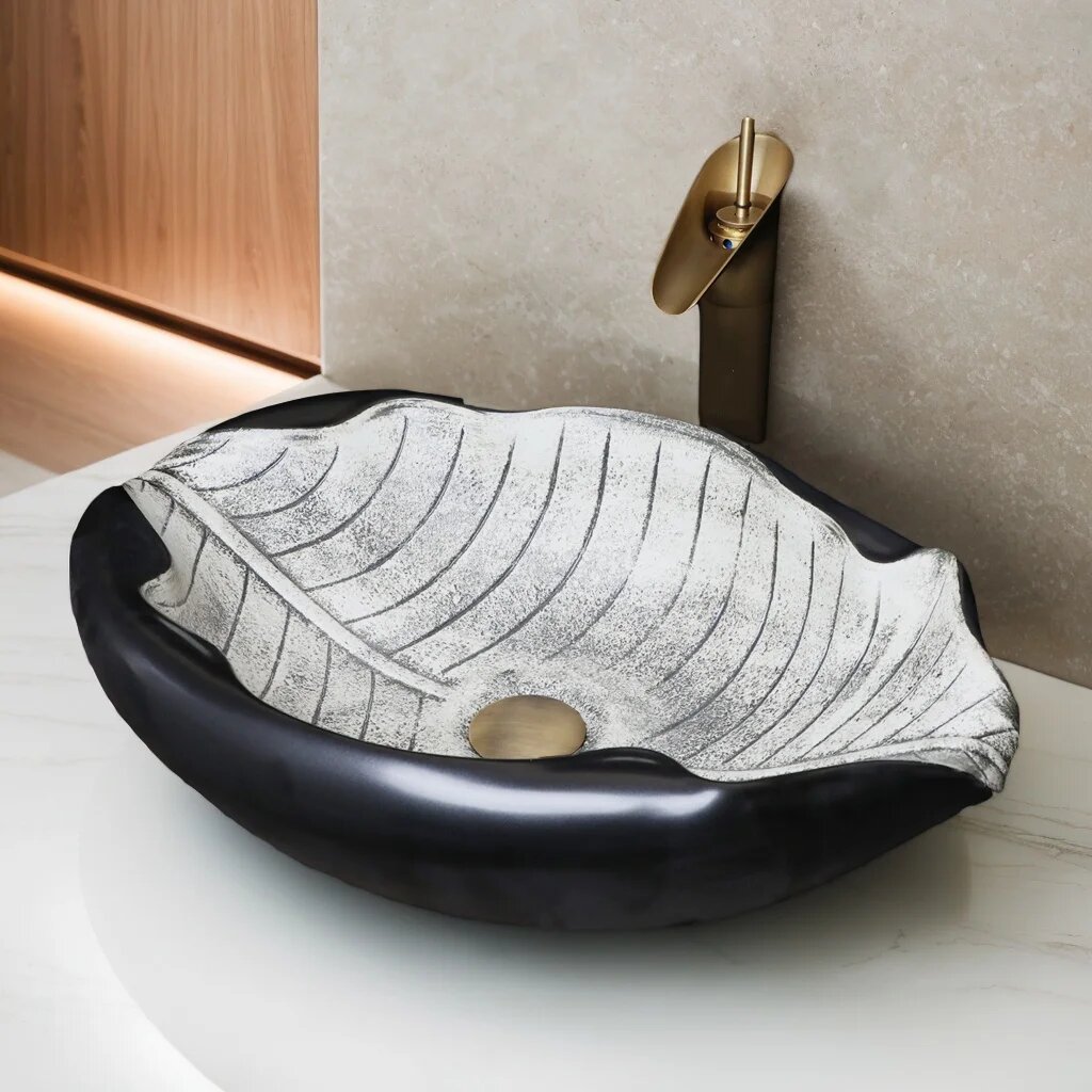 Комплект для ванной комнаты из керамики KEMAIDI Art Ceramic Bathroom Sink Set листового стиля с раковиной, водопадающим антикварным латунным краном и сливом, роскошные фарфоровые раковины