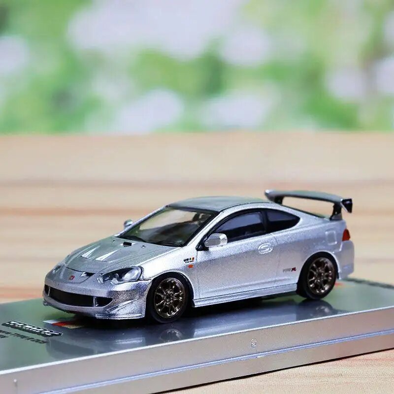 Масштабная модель автомобиля Maisto Honda Integra Type R DC5 1:64