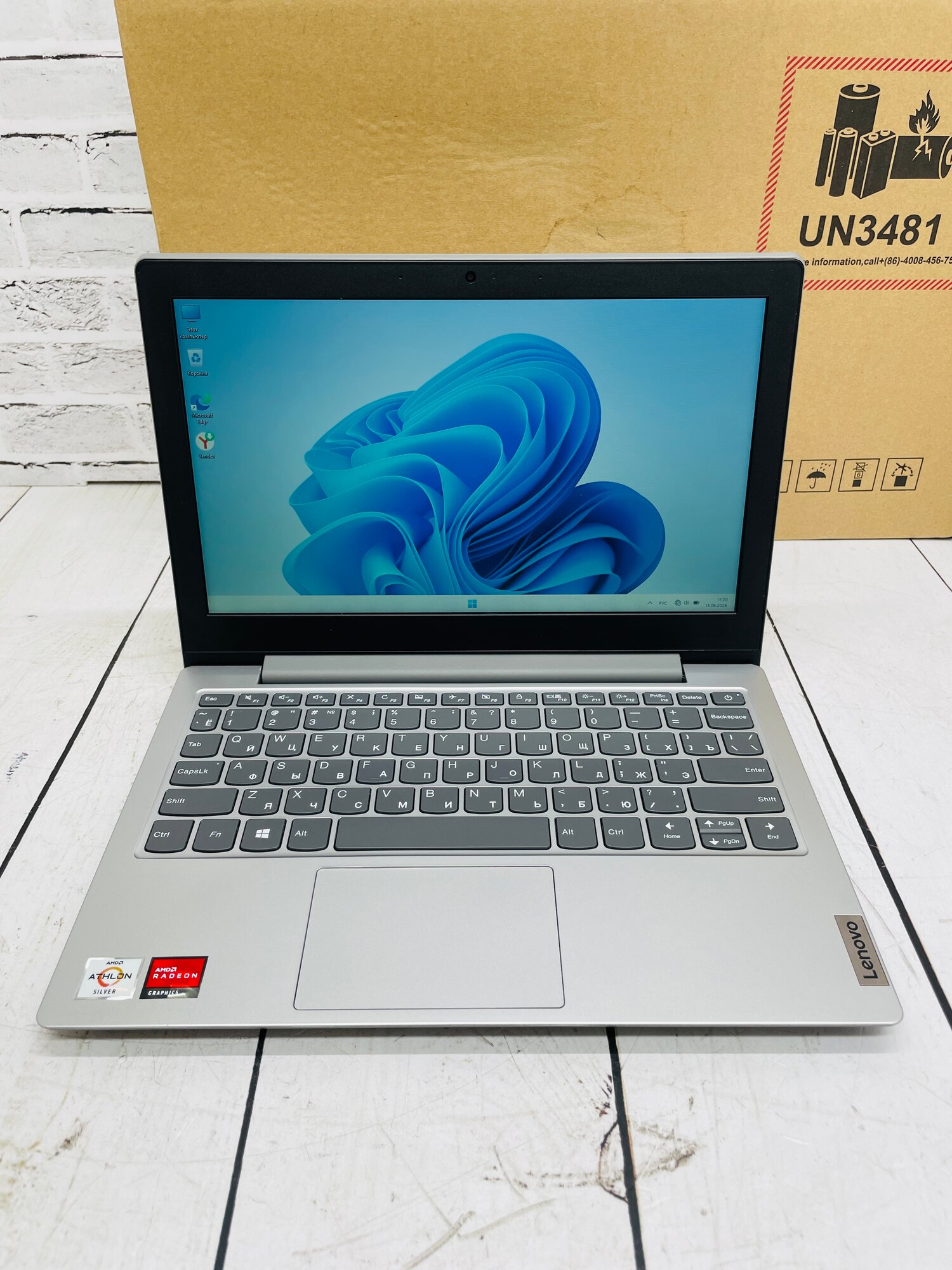 Ноутбук 11, Lenovo IdeaPad 1, AMD Athlon 3050e, 4 Gb DDR4, 120 Gb SSD, AMD Radeon Graphics