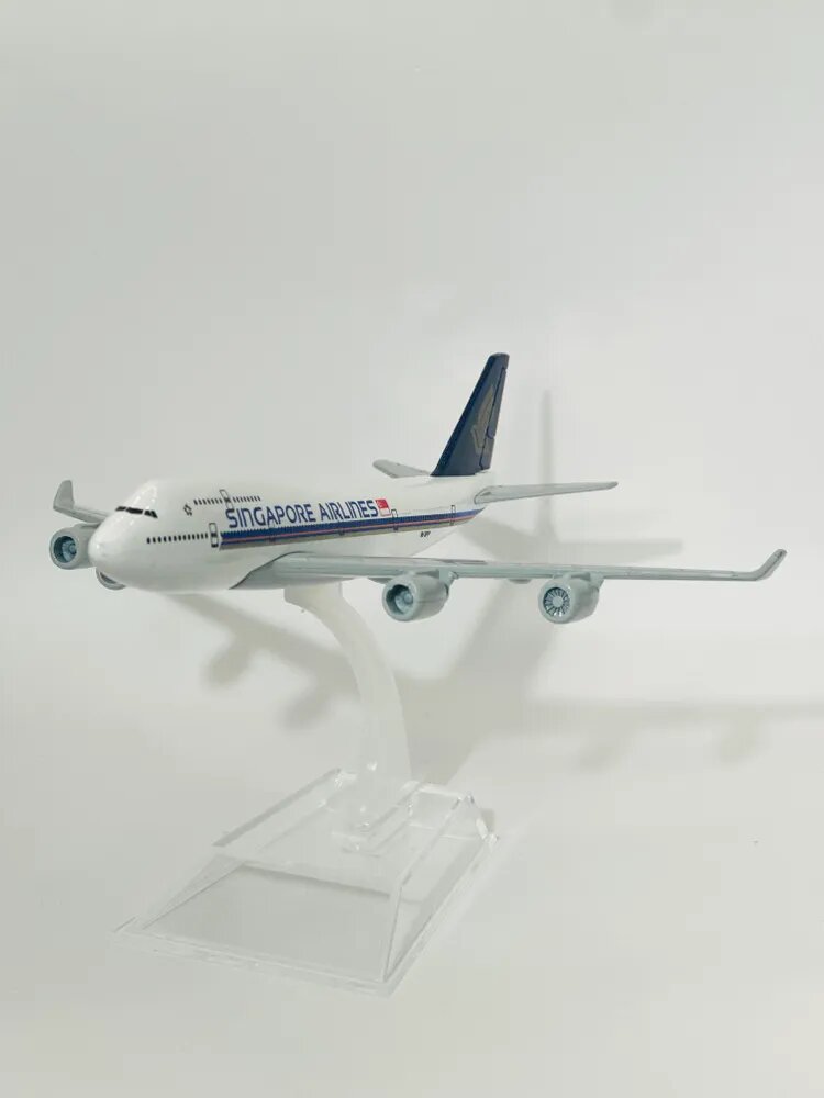 Сборная модель самолета Singapore Airlines 1/500, металл, 16 см, артикул 2274454901 — фото 1