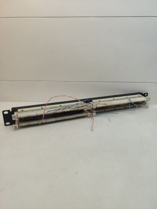 Кросс-панель 19" 1U 100 пар 110 тип