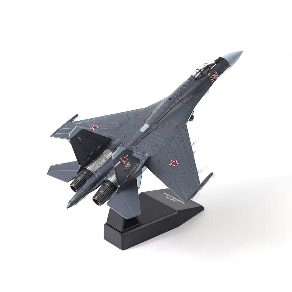 Модель самолета Сухой Су-35 Супер Фланкер в масштабе 1/100, изготовленная из литого металла, представляет собой сборную модель истребителя с подставкой для коллекционеров или в качестве подарка.