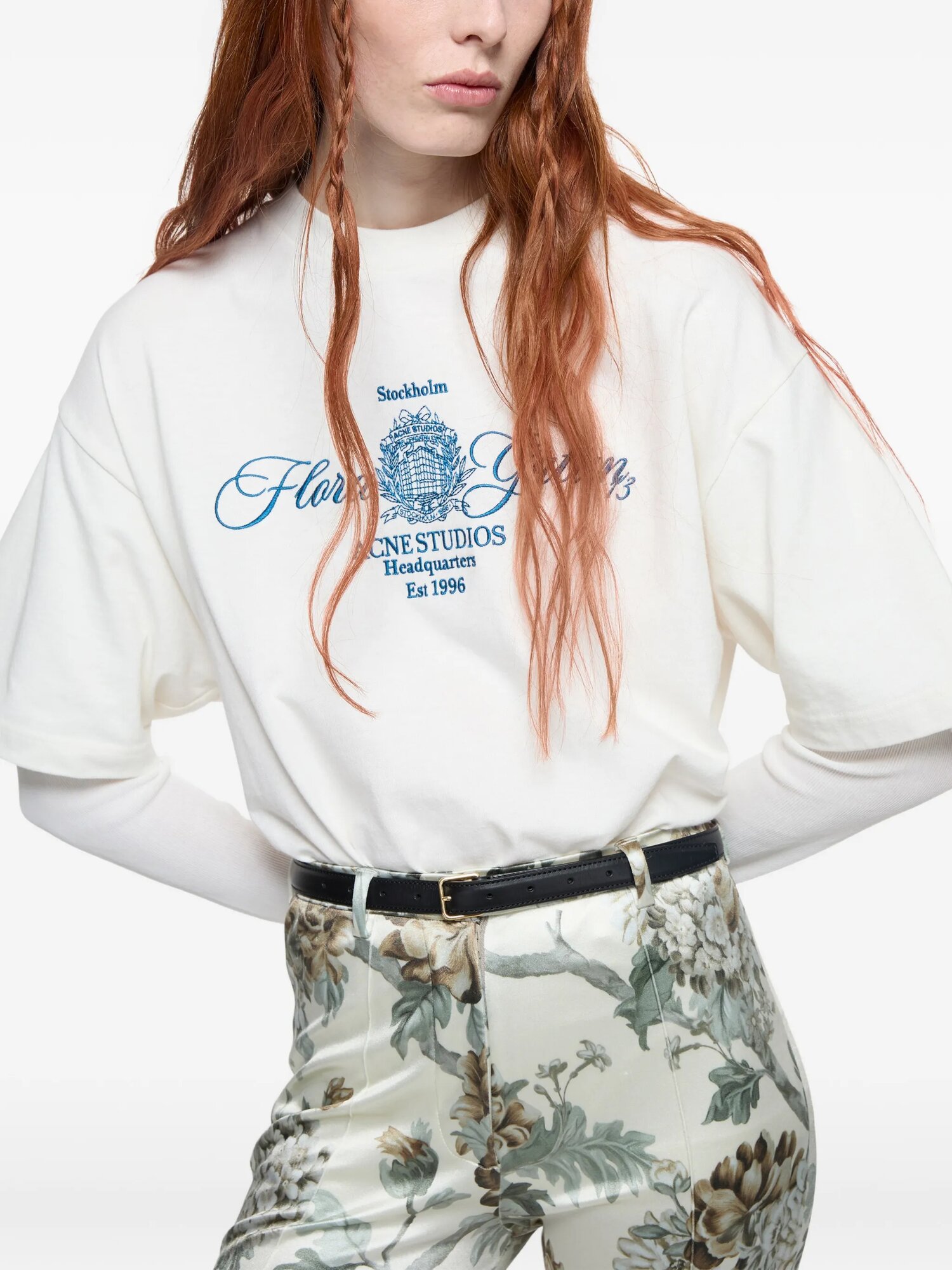 Футболка Acne Studios Embroidered T-shirt, размер 40, разноцветный — фото 1