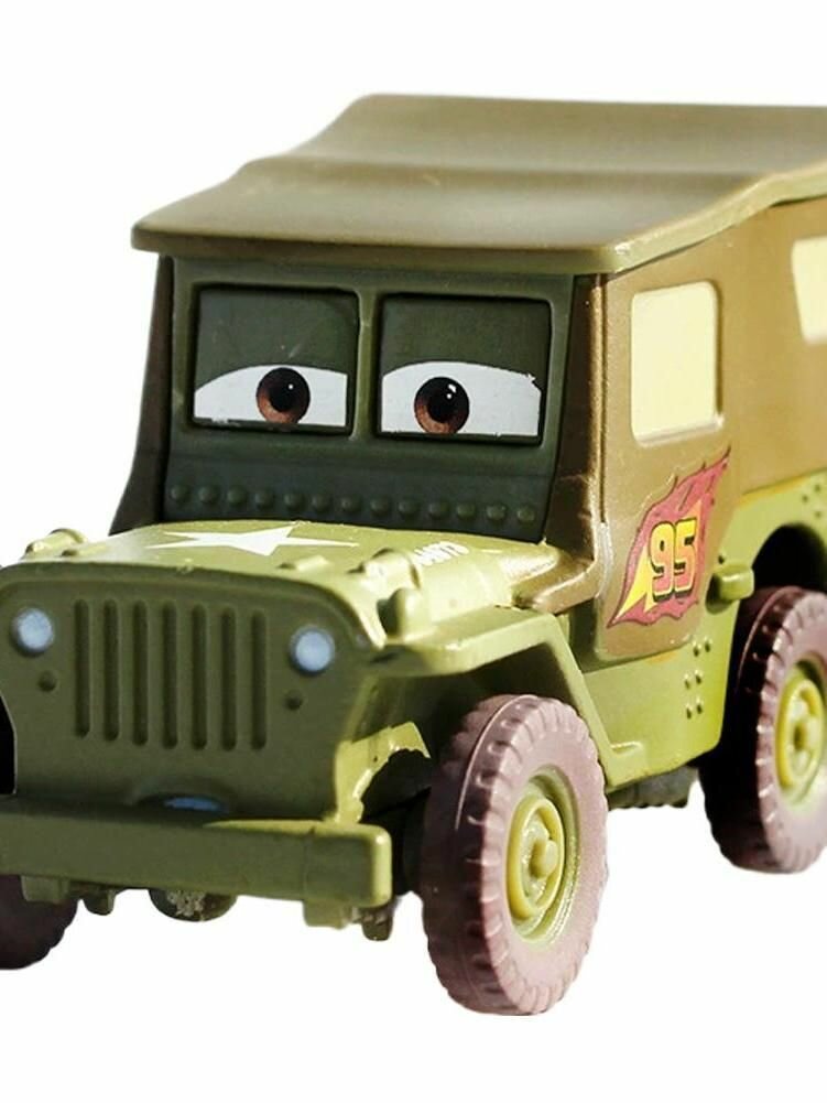 Игрушечная машинка — фото 1