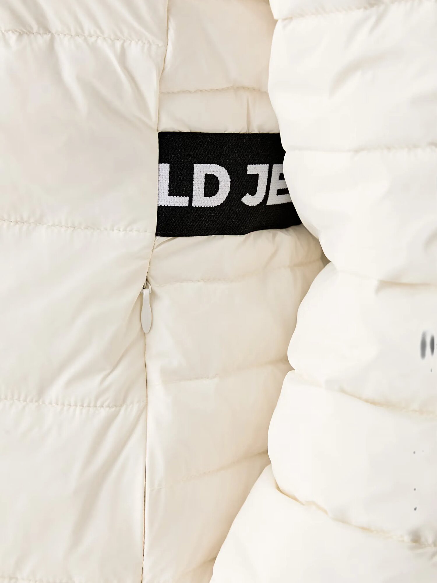 Куртка KARL LAGERFELD JEANS Quilted hooded jacket, размер 32, бежевый/белый — фото 1