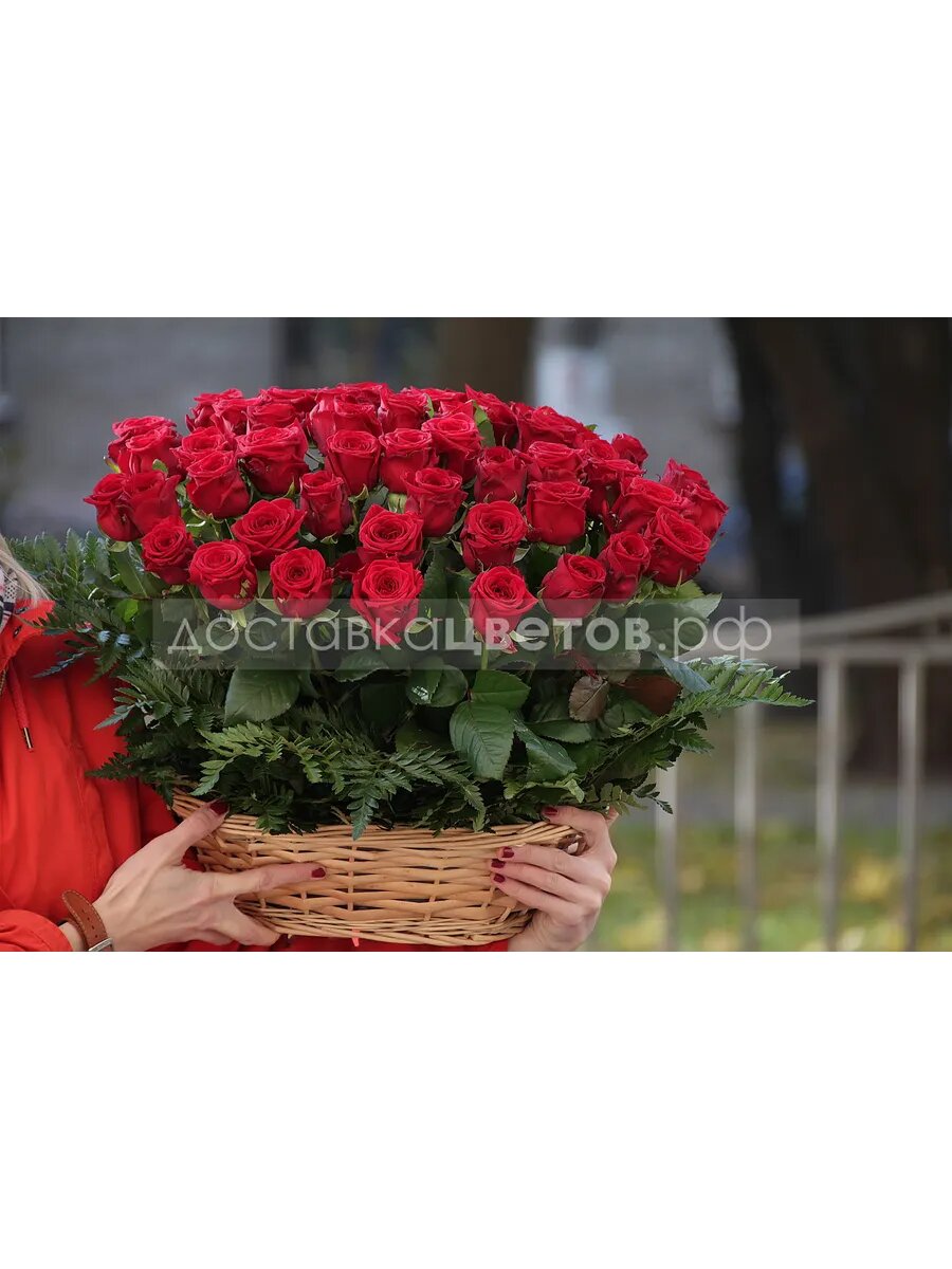 Корзина из 51 красной розы "Быть любимой"