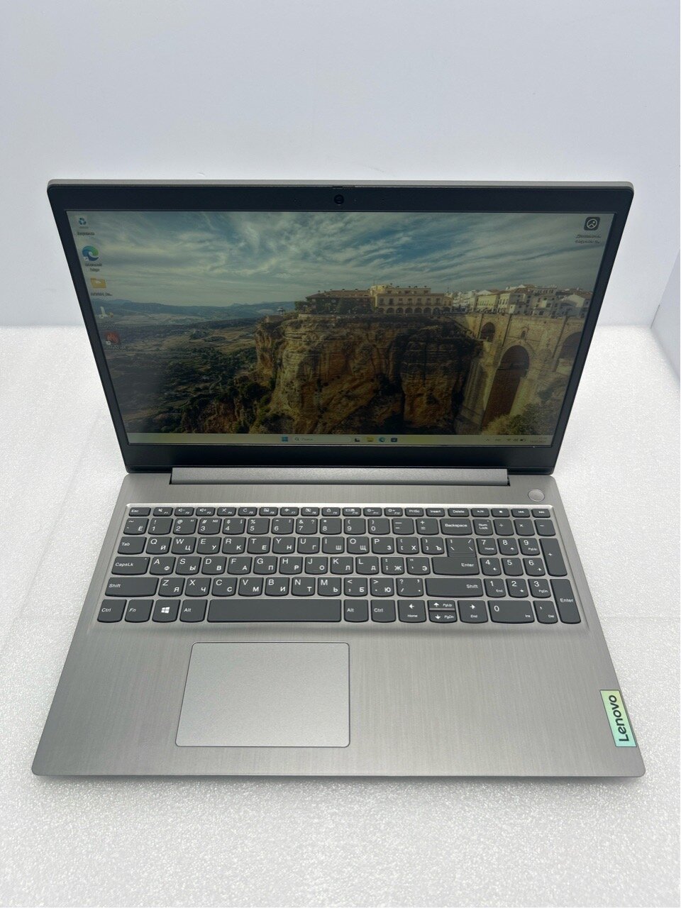 Ноутбук Lenovo IdeaPad 3 15ITL05 (81X800J6RU) 15.6"/Intel Pentium Gold 7505/RAM 8GB/SSD 256GB/Intel UHD Graphics/IPS/1920x1080/Win11/Подсветка кл-ры: нет/серый. Состояние: Уценка/небольшой след на матрице от клавиатуры/дефект поддона