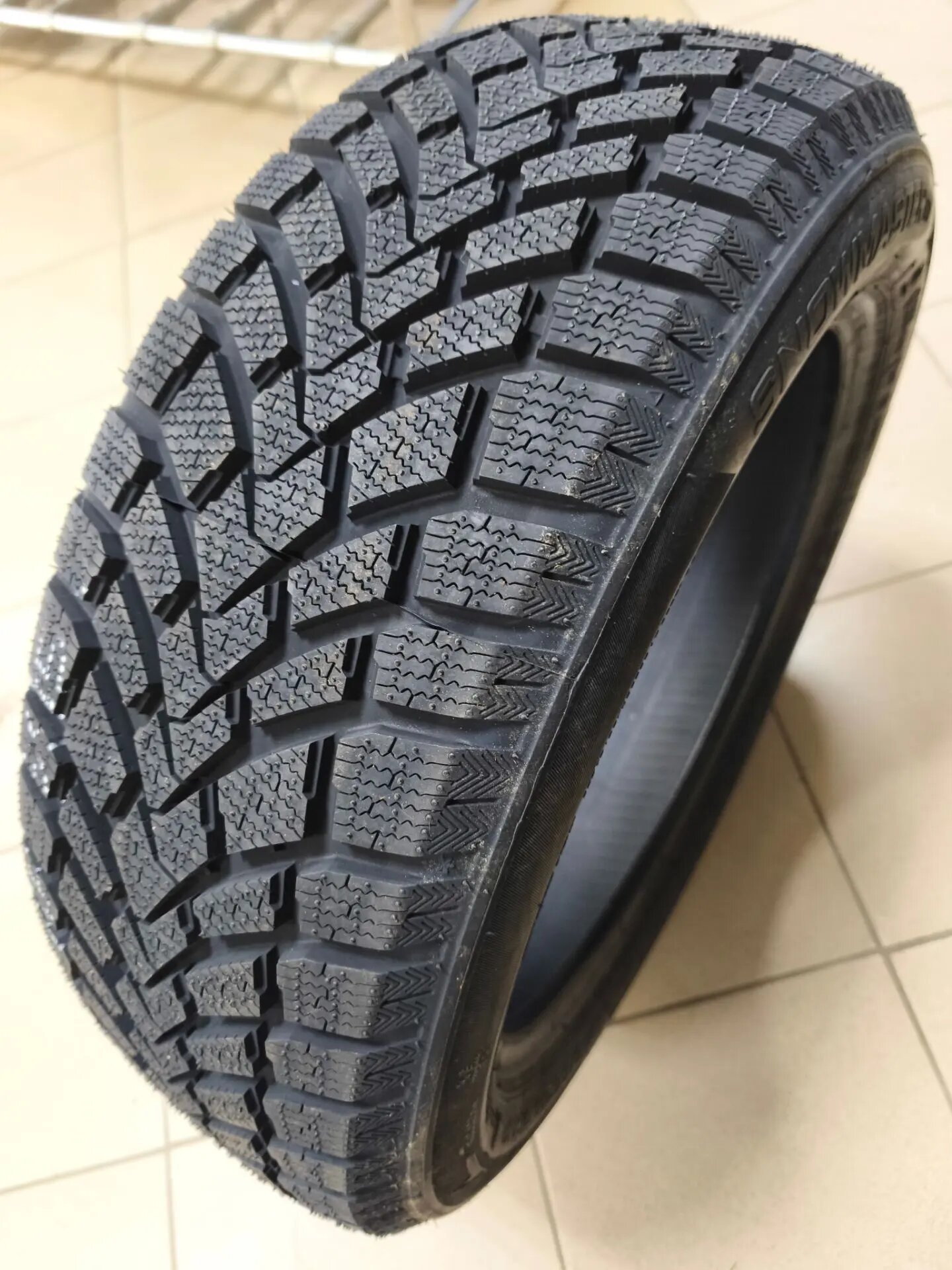 Шины зимние, нешипованные R-17 225/60 Rauffan SnowMaster W1 99T