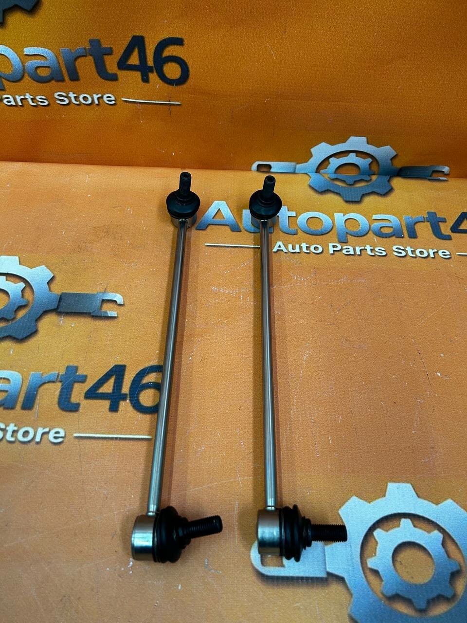 Комплект передних стоек стабилизатора на две стороны Фольксваген Volkswagen Passat, Jetta, Tiguan II, Golf, Caddy . Оригинал