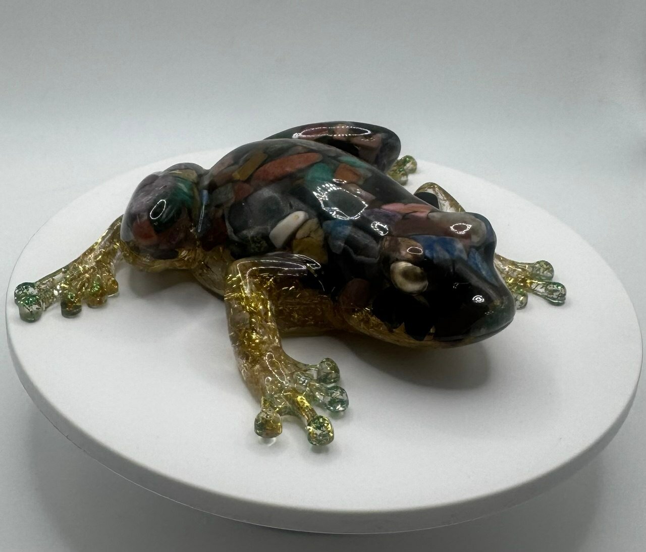 Статуэтка лягушки из эпоксидной смолы. Ручная работа