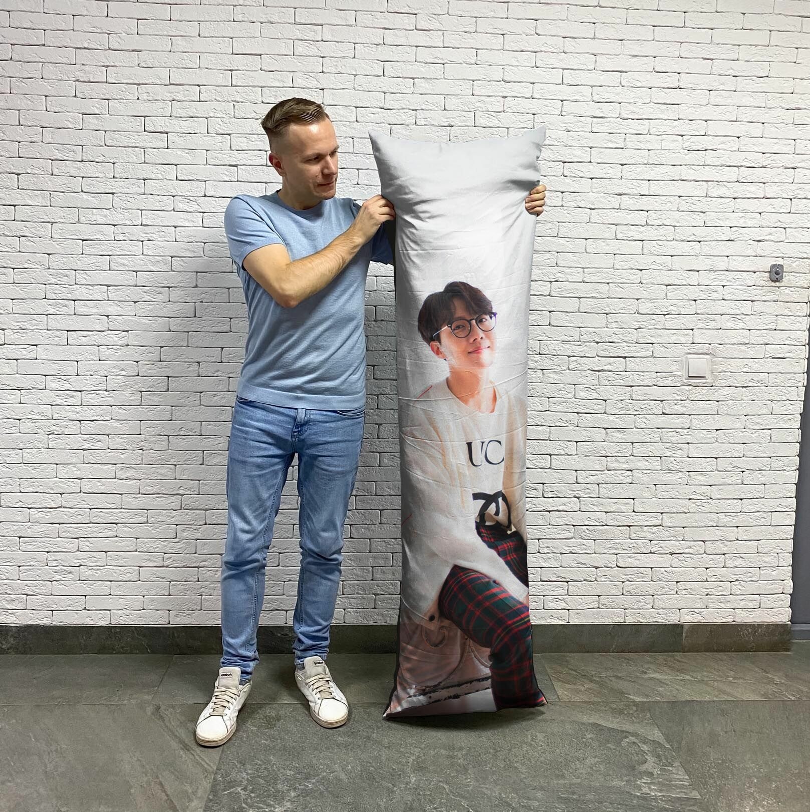 Подушка дакимакура Чон Хо Сок BTS 50x170 см