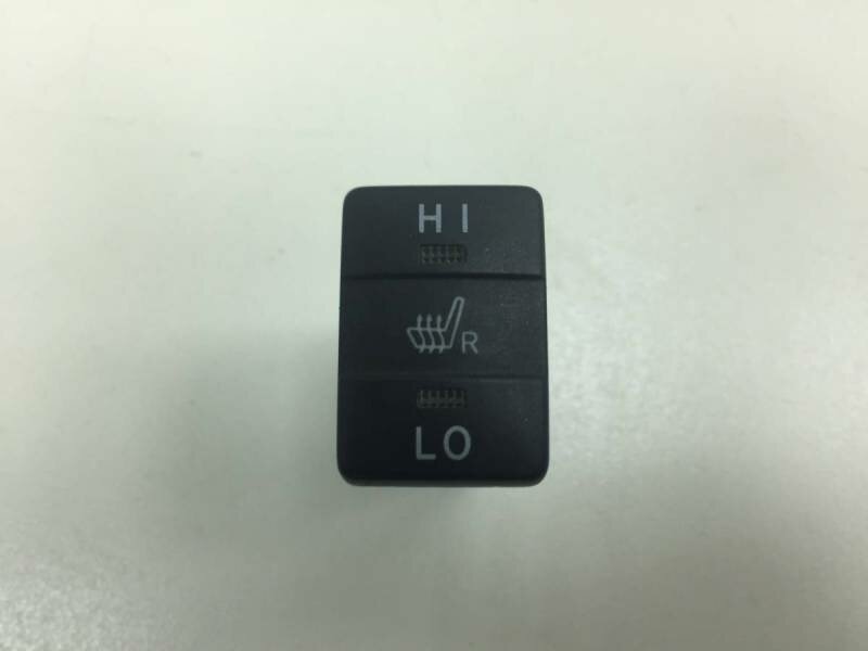 Кнопка обогрева сидений Toyota Corolla E180 2013