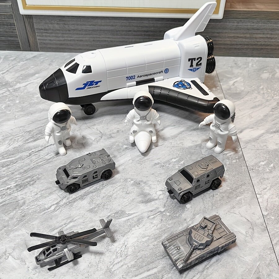Крупная игрушечная космическая станция с 3 астронавтами