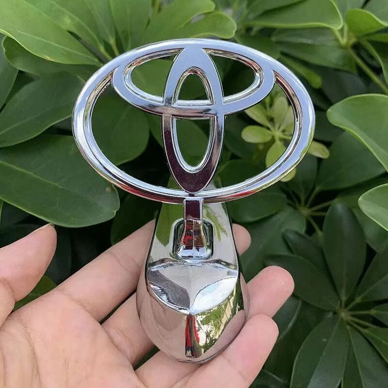 Эмблема на капот Тойота / Прицел на капот Toyota