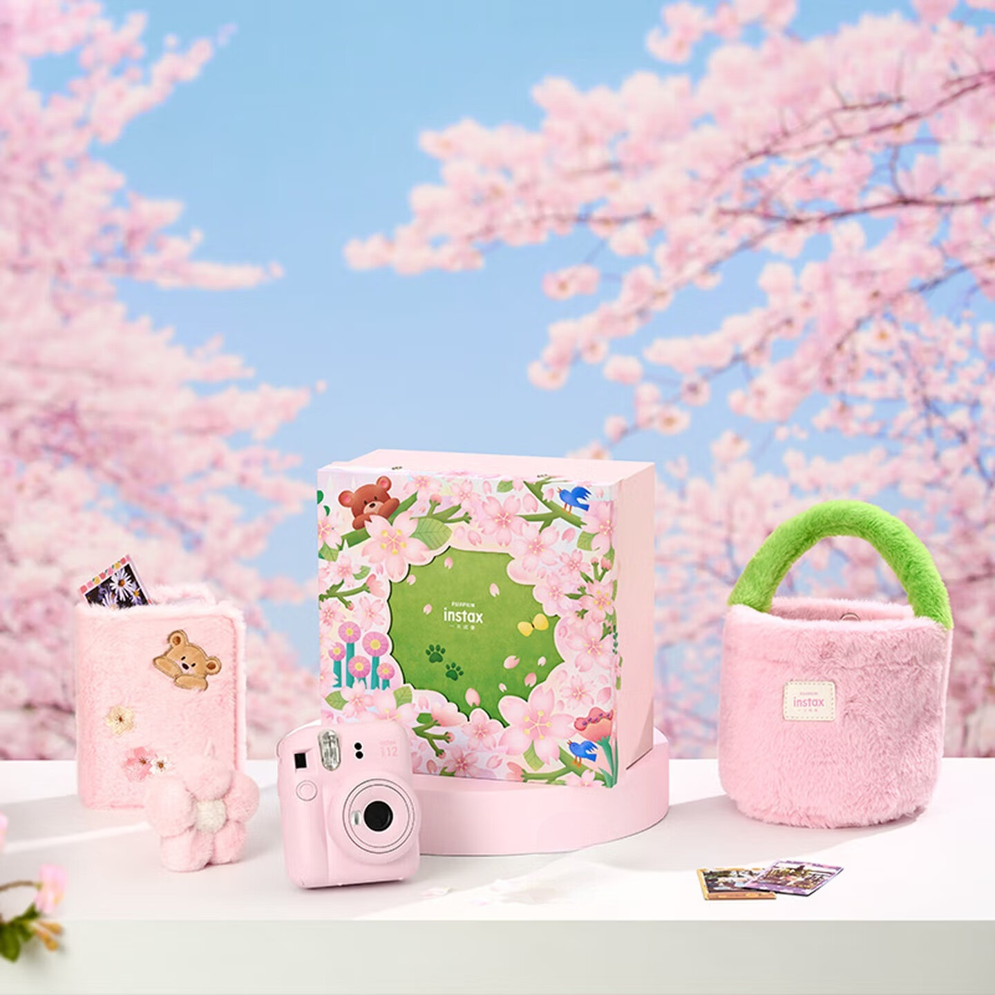Подарочный набор фотоаппаратов для мгновенной печати FUJIFILM INSTAX Mini 12
