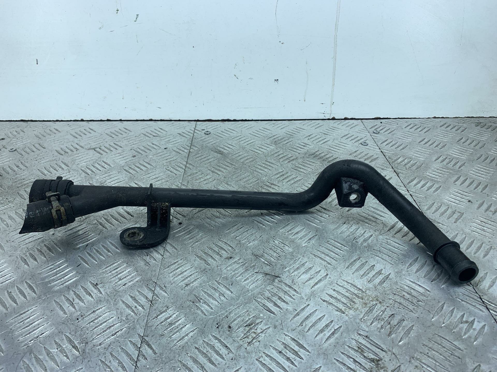 Трубка охлаждающей жидкости пластиковая Ford Mondeo 3 рест. (2003 - 2007) 2S71-8C364-AC