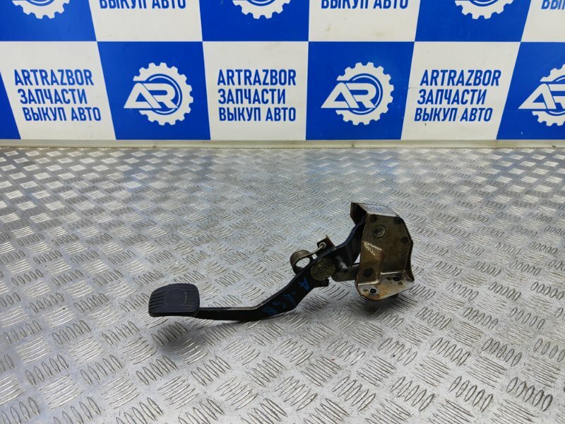 Б/У Педаль сцепления Nissan Note 1 E11 / Ниссан Нот 1 E11 1.6 HR16DE 110 Л.С 2007