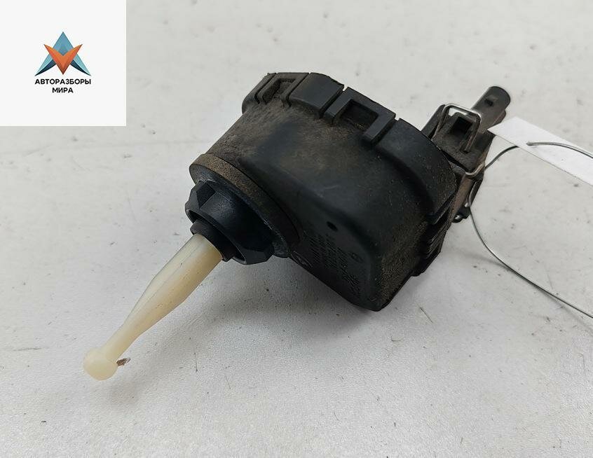 Корректор фар Audi A4 B5 рест. 1998 4D0941295