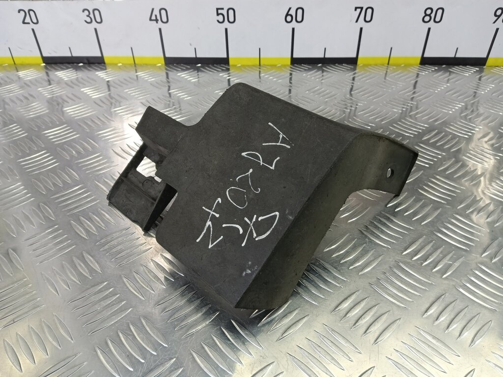 Накладка порога правая Б/У для MAZDA CX-7 I рестайлинг (2009—2012) EG2151PJ0C