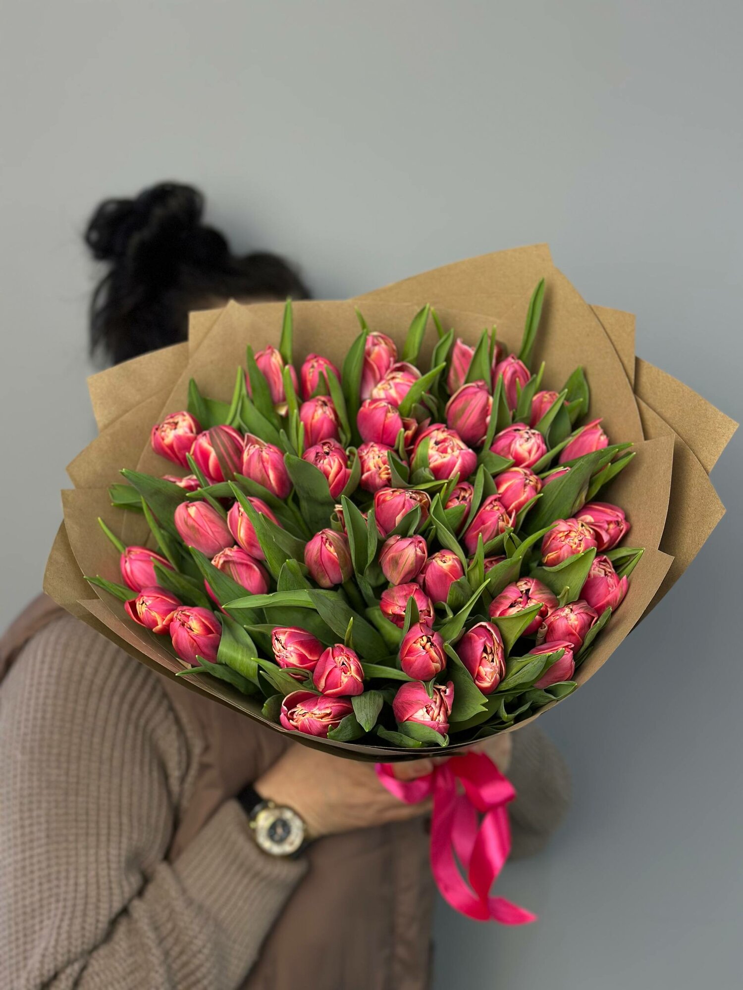 FRESH FLORA Розовый Объём: монобукет из 49 розовых тюльпанов – купить свежие цветы с доставкой в Москве