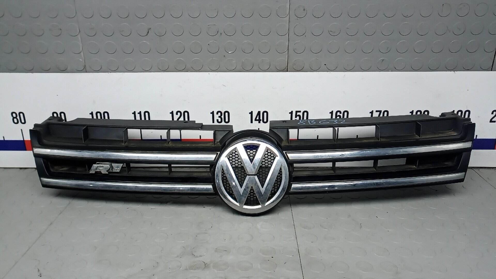 Решетка радиатора VOLKSWAGEN TOUAREG 2, Номер 7P6853651A