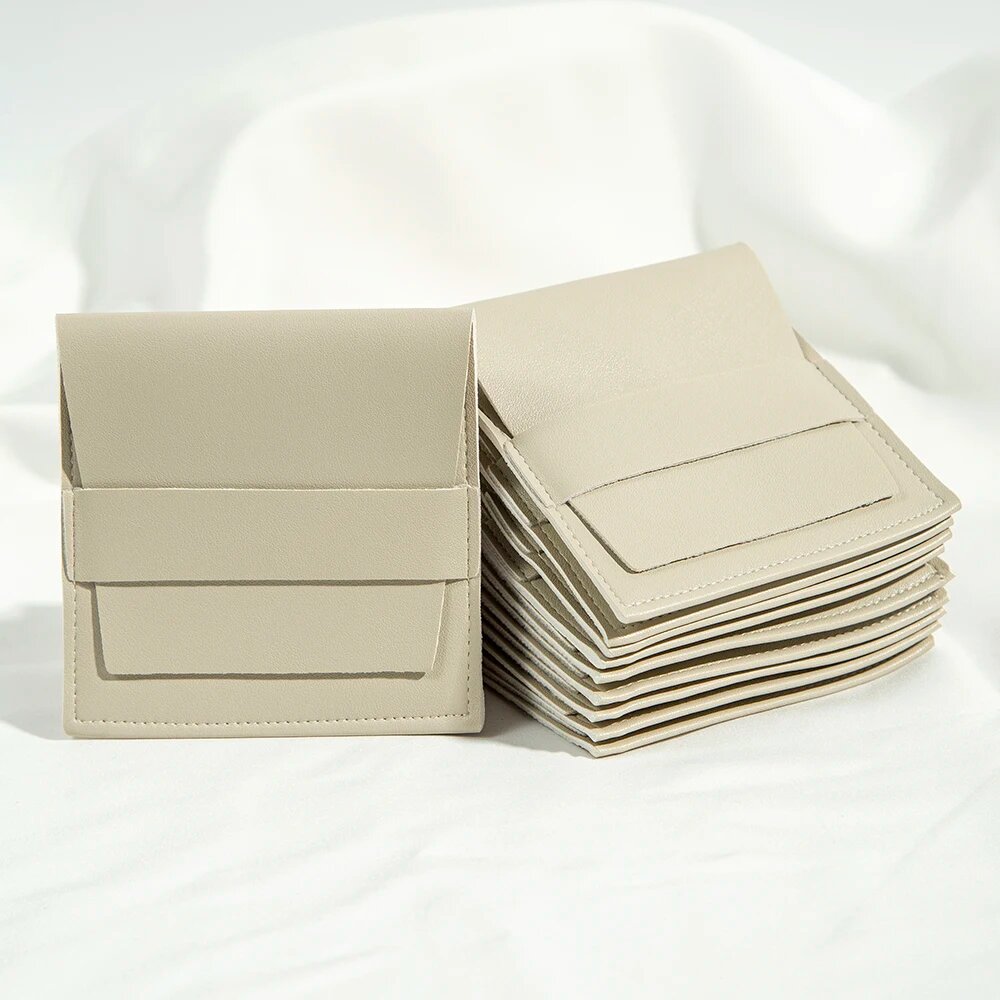 50 шт. мешочков из искусственной кожи для украшений с логотипом Бежевый, cream no logo, 9x9cm