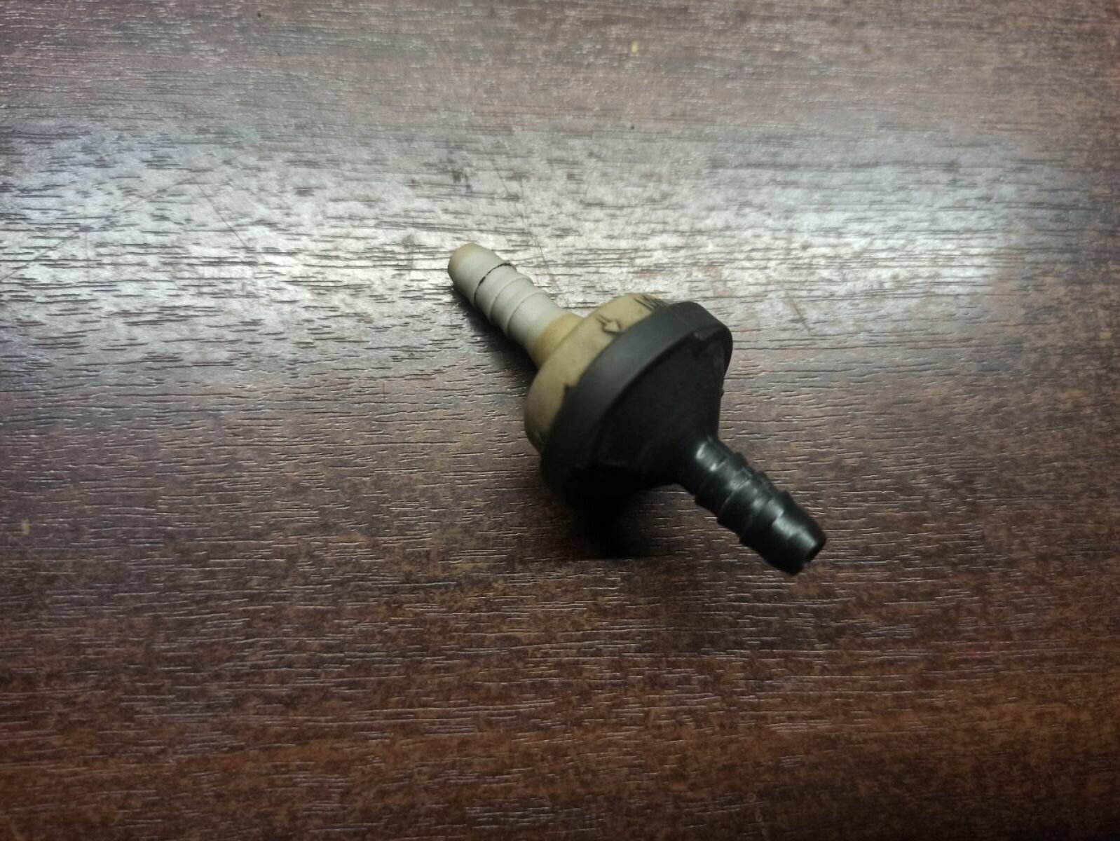 Клапан вакуумный обратный VAG 1.8T VW Passat B5