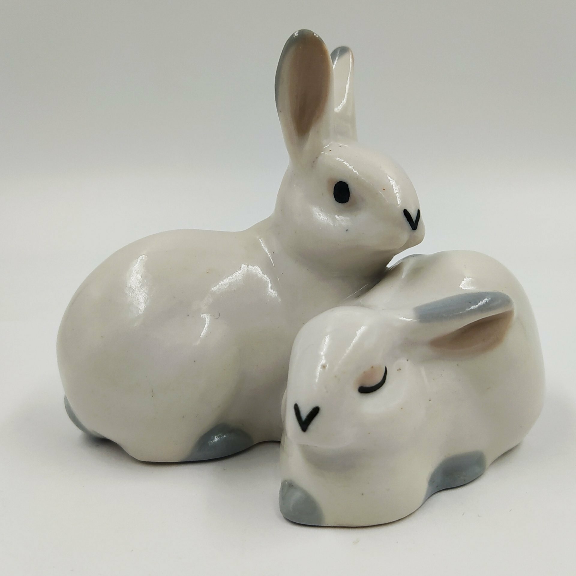 Статуэтка «Зайцы», Артель «Прогресс», фарфор, роспись, СССР, 1950-1960 гг.