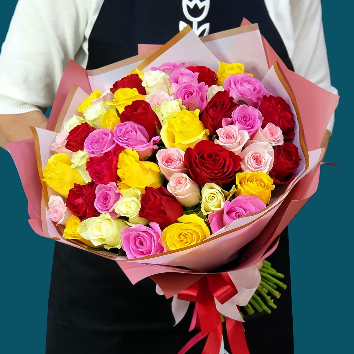 Монобукет "Букет из роз", 51 роза, бумага тишью, высота букета 38 см