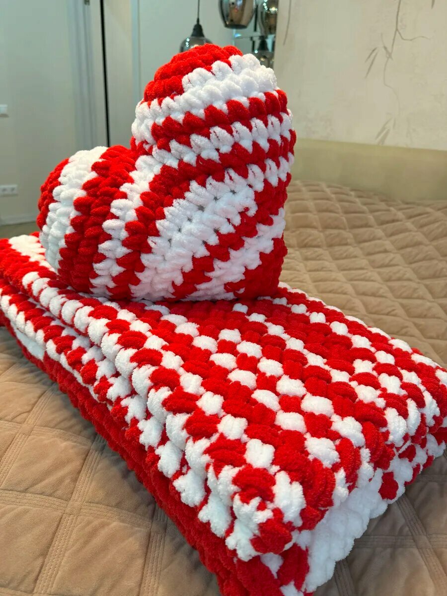 Плед 150x180 и подушка 40x40 Ручная работа из Alize Puffy