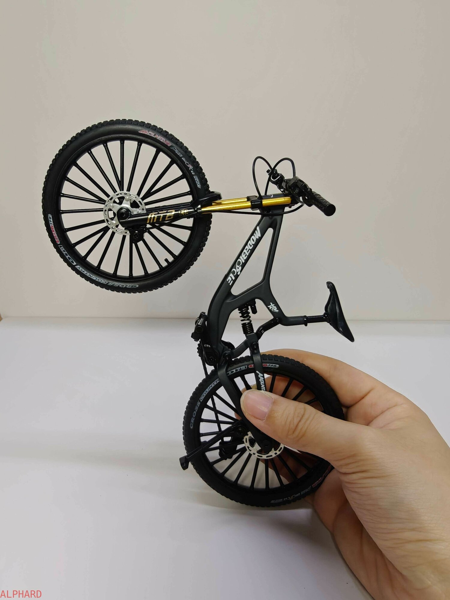 Модельный велосипед из сплава Игрушечные подарки для мальчика (1: 8)