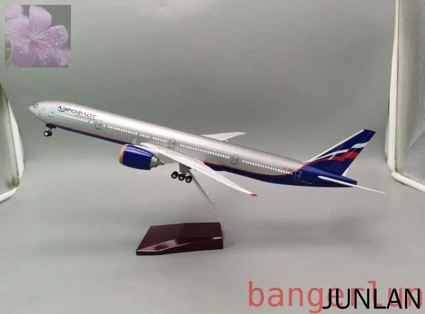 TOP TOY 47 см модель самолета с шасси, С лампой. Boeing 777-300ER, Аэрофлот