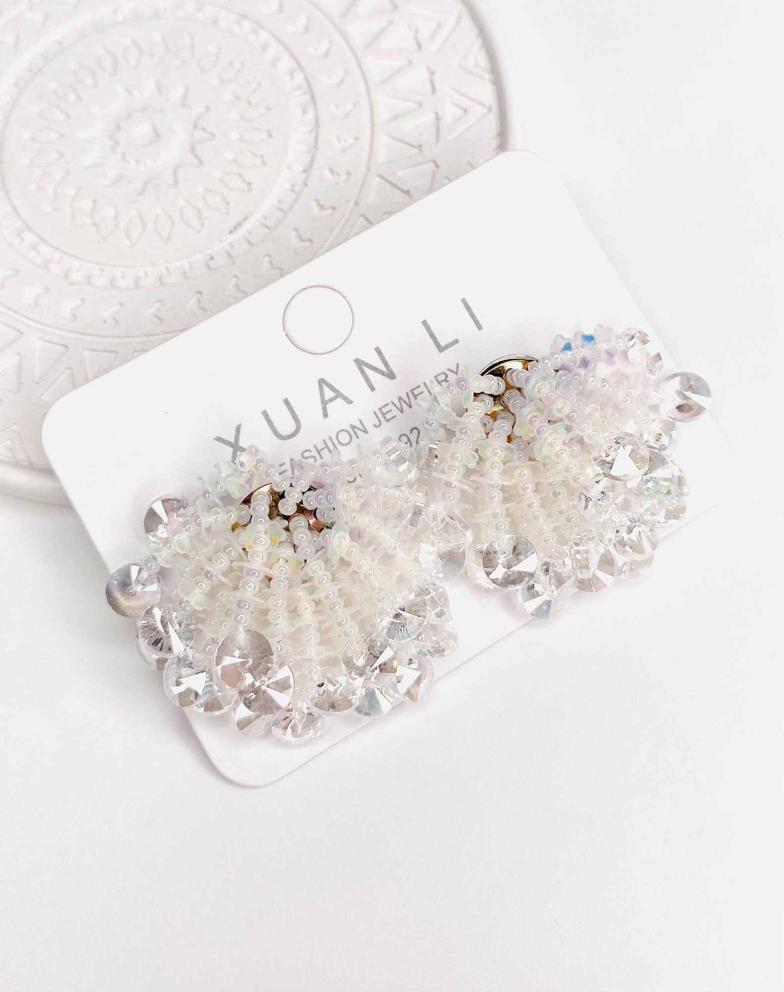 Серьги пусеты, искусственный камень, бисер