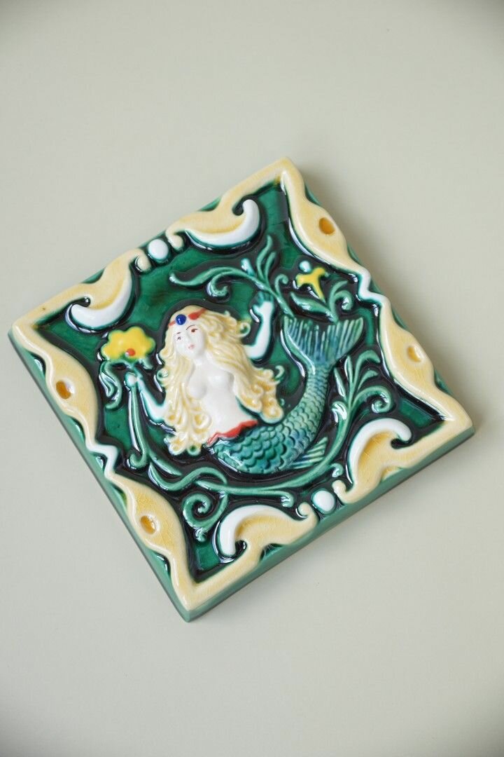Русалка. Панно, изразец, настенный декор, плакетка, украшение настенное интерьерное. Ярославская майолика. Керамика ручной работы. Сделано в России.