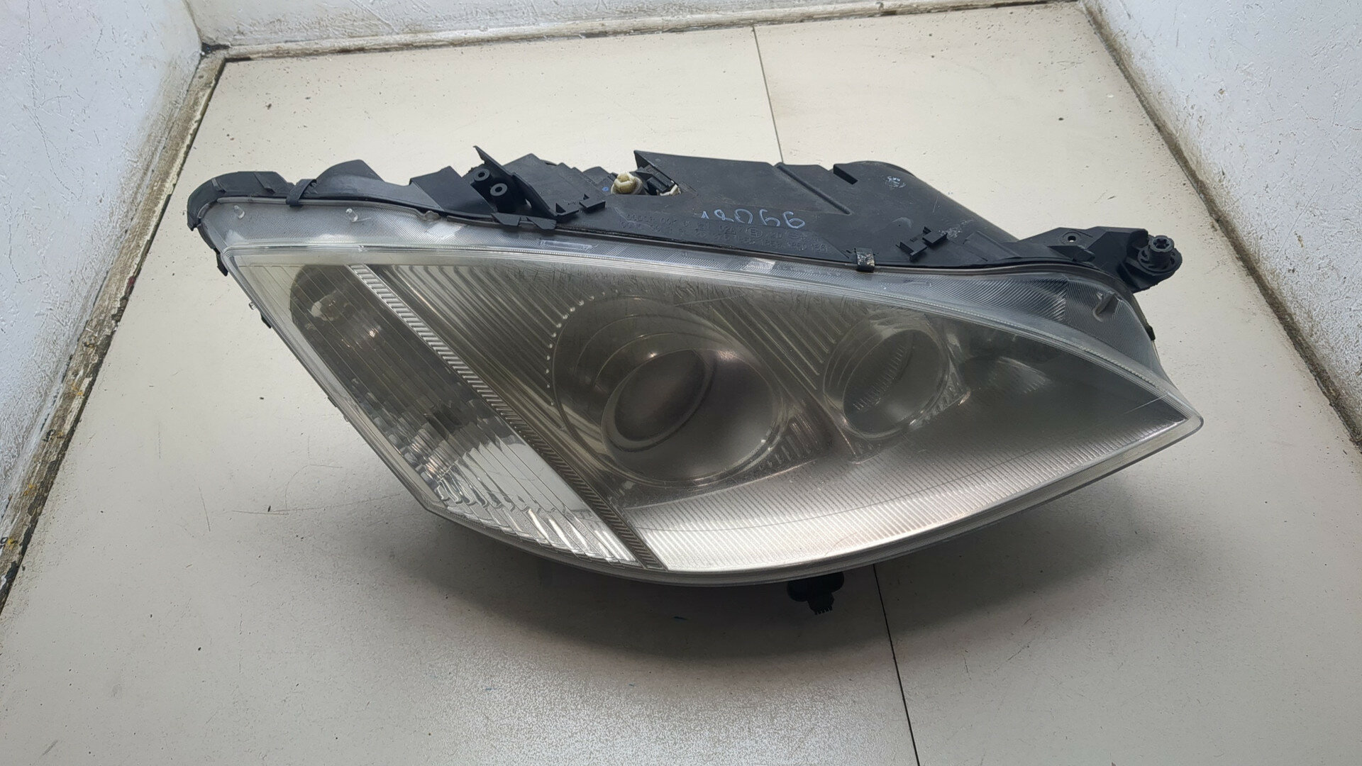 Фара (передняя) правая Mercedes S W221 Б/У