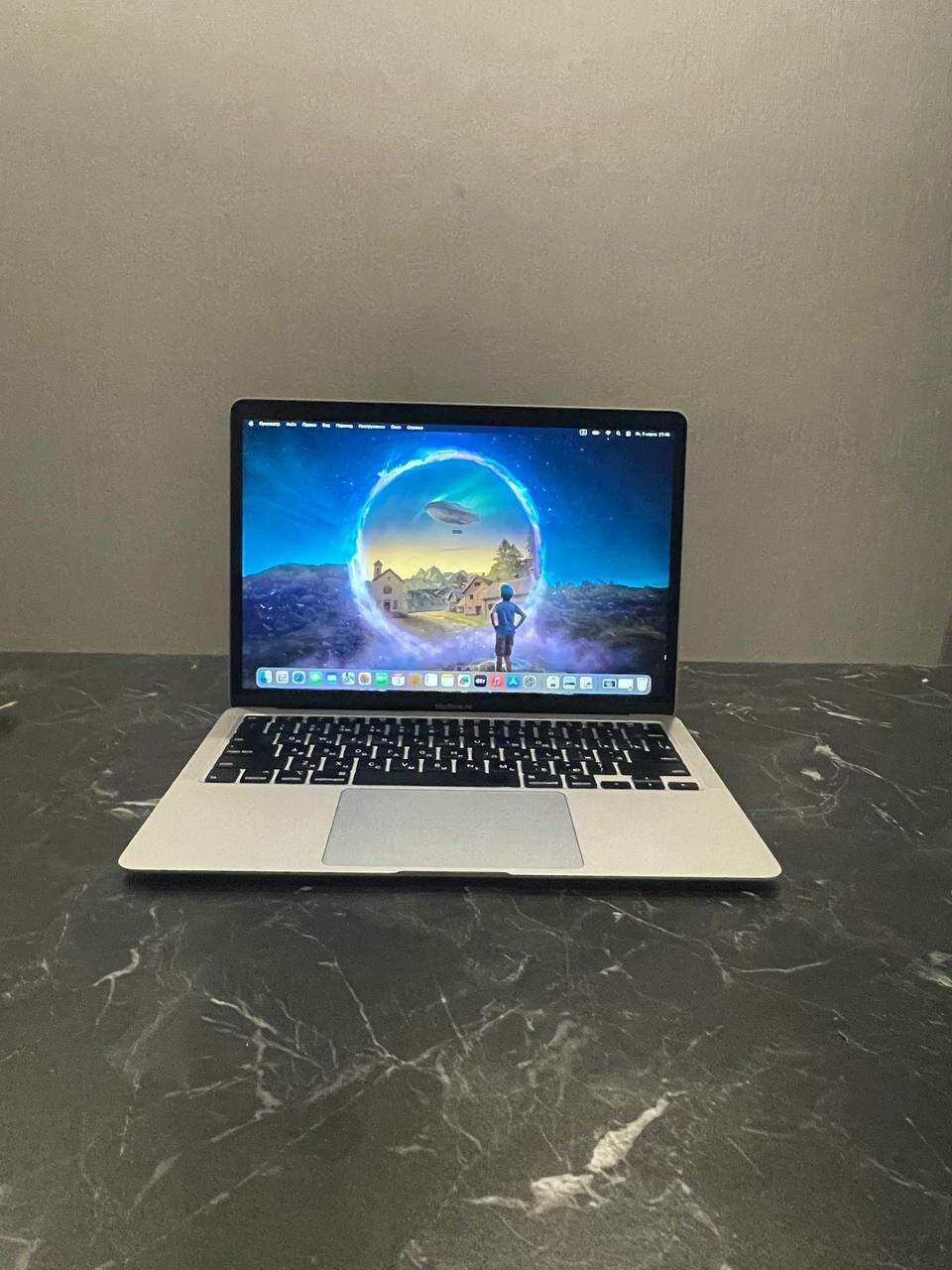 Ноутбук Apple MacBook Air 13 2020 г. 2560x1600, Intel Core i5 1,1 ГГц, 8/512 ГБ, Intel Iris Plus Graphics, MacO