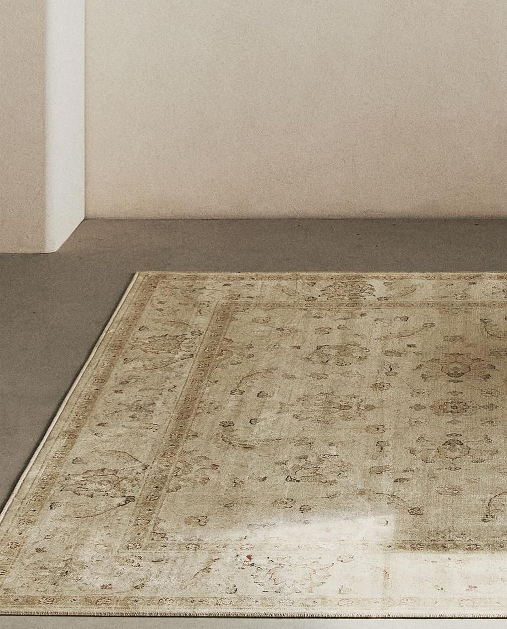 Ковер ZARA HOME 2308/029 - винтажный, с цветочными узорами, серый, 70 x 200 см