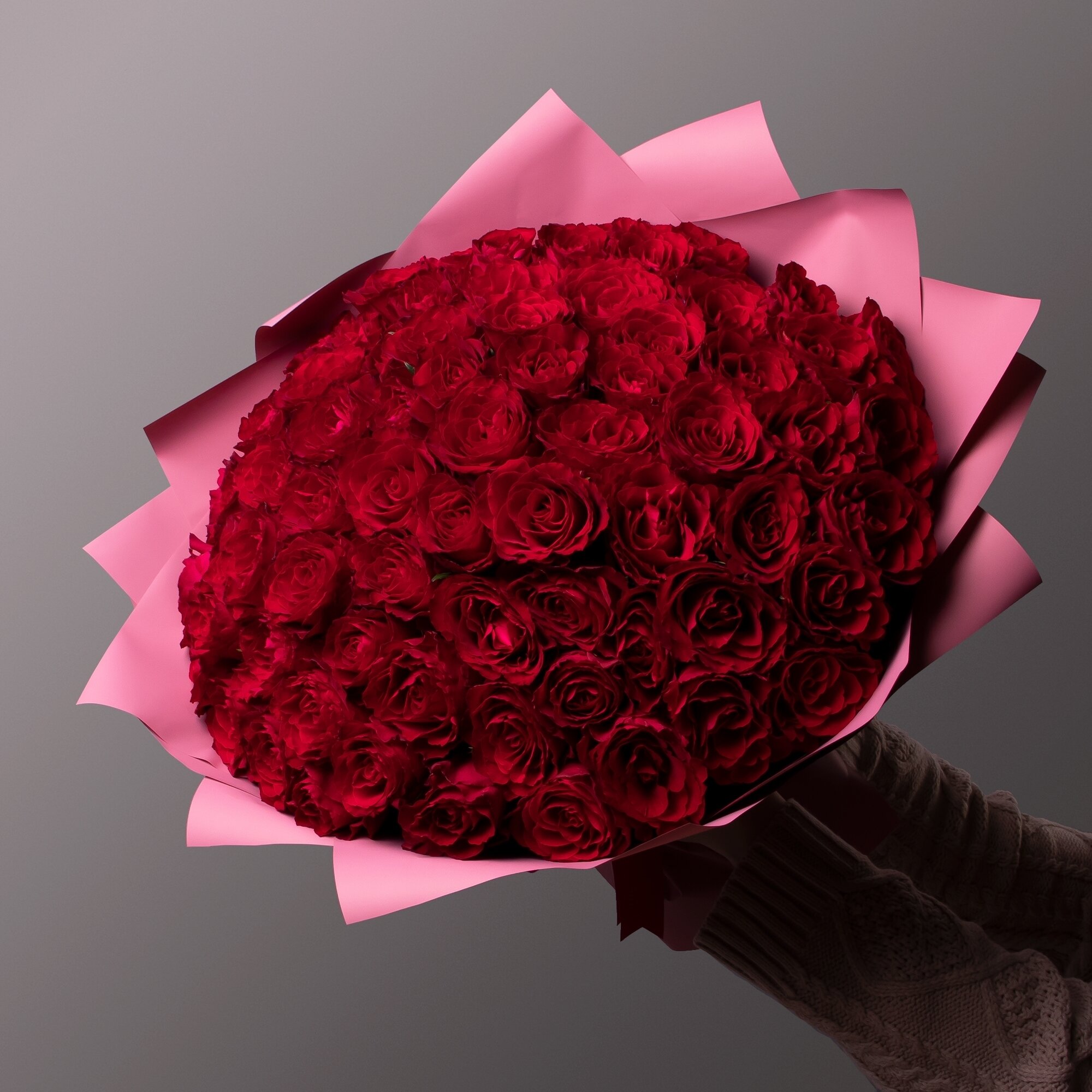 Букет Роза "Красная" 75 шт Высота 40 см в коробке и аквабоксе от "Простоцветы"
