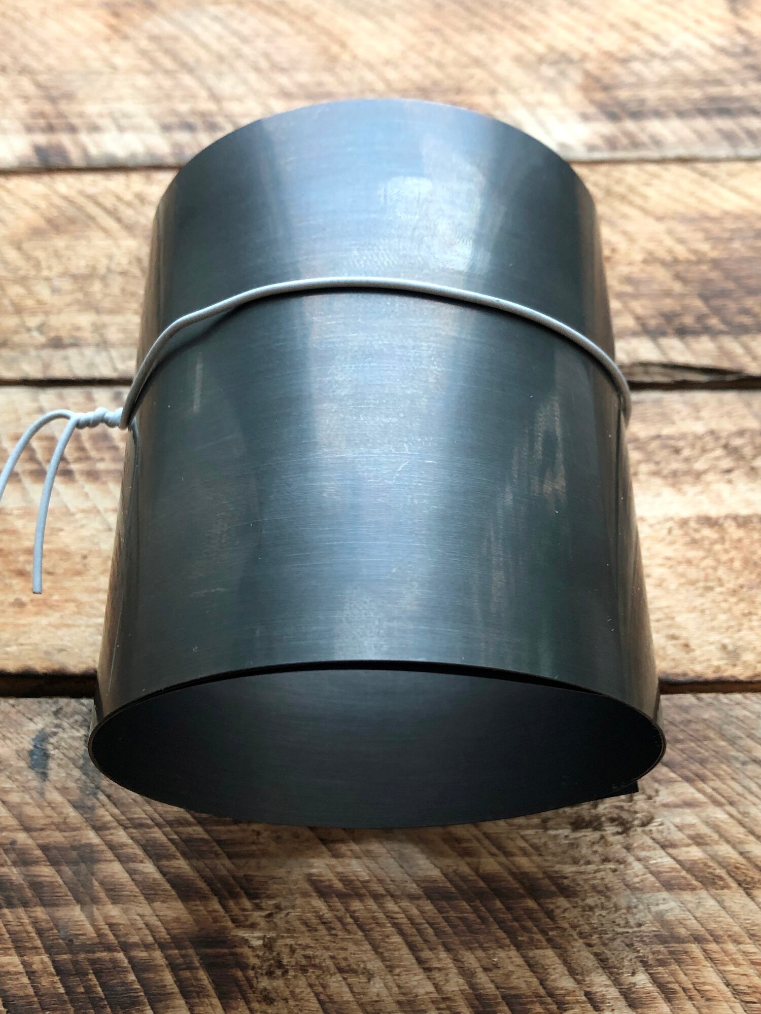 Лента нержавеющая 0,1х100 мм - 1 метр, нагартованная (жесткая) для упругих элементов, марка 12Х18Н10Т ГОСТ 4986-79.