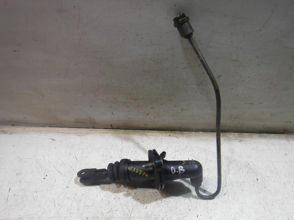 Главный цилиндр сцепления Opel Omega B