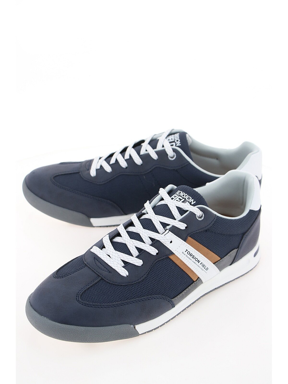 Кроссовки повседневные