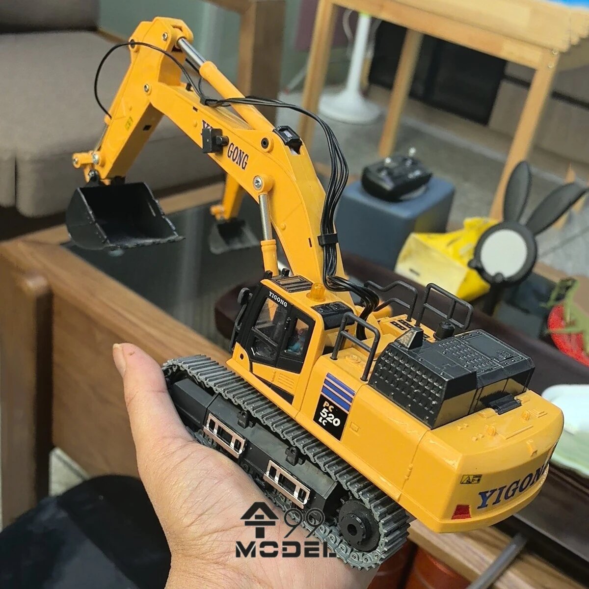 Радиоуправляемый металлический экскаватор AT 99 MODEL 1/50