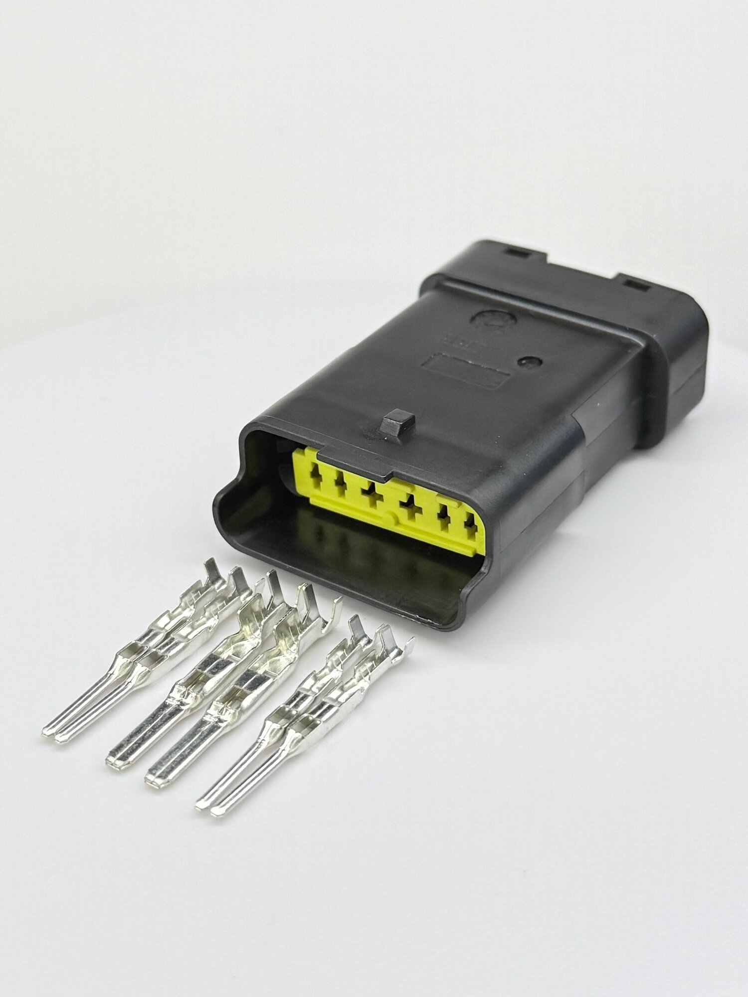 Разъем (колодка, фишка) 6 контактный (6 pin) папа 211PL069S0049 / DJ7067Y-1.5/2.8-11 Citroen Ford
