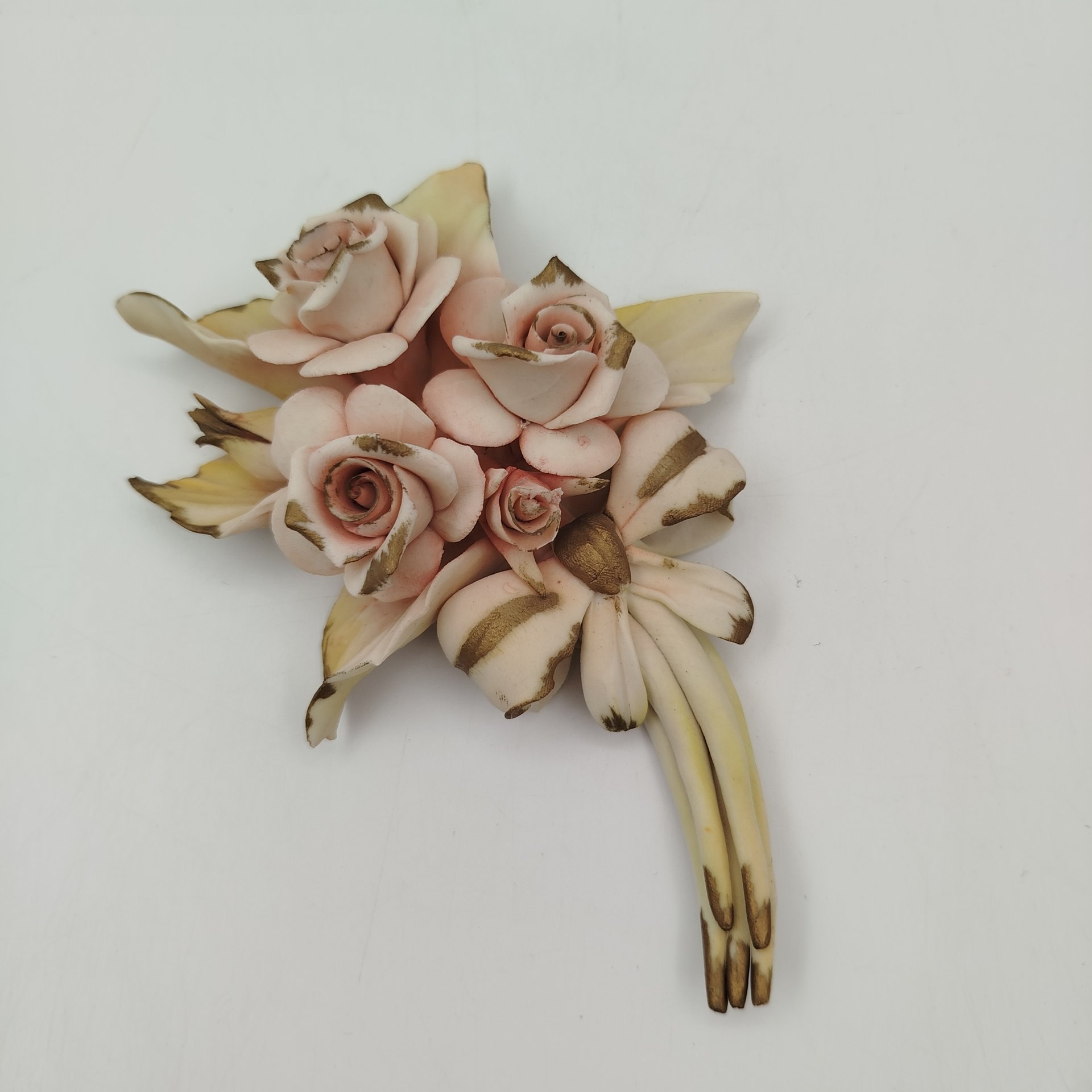 Статуэтка винтажная "Букет из нежных роз", Capodimonte (Каподимонте), бисквит, роспись