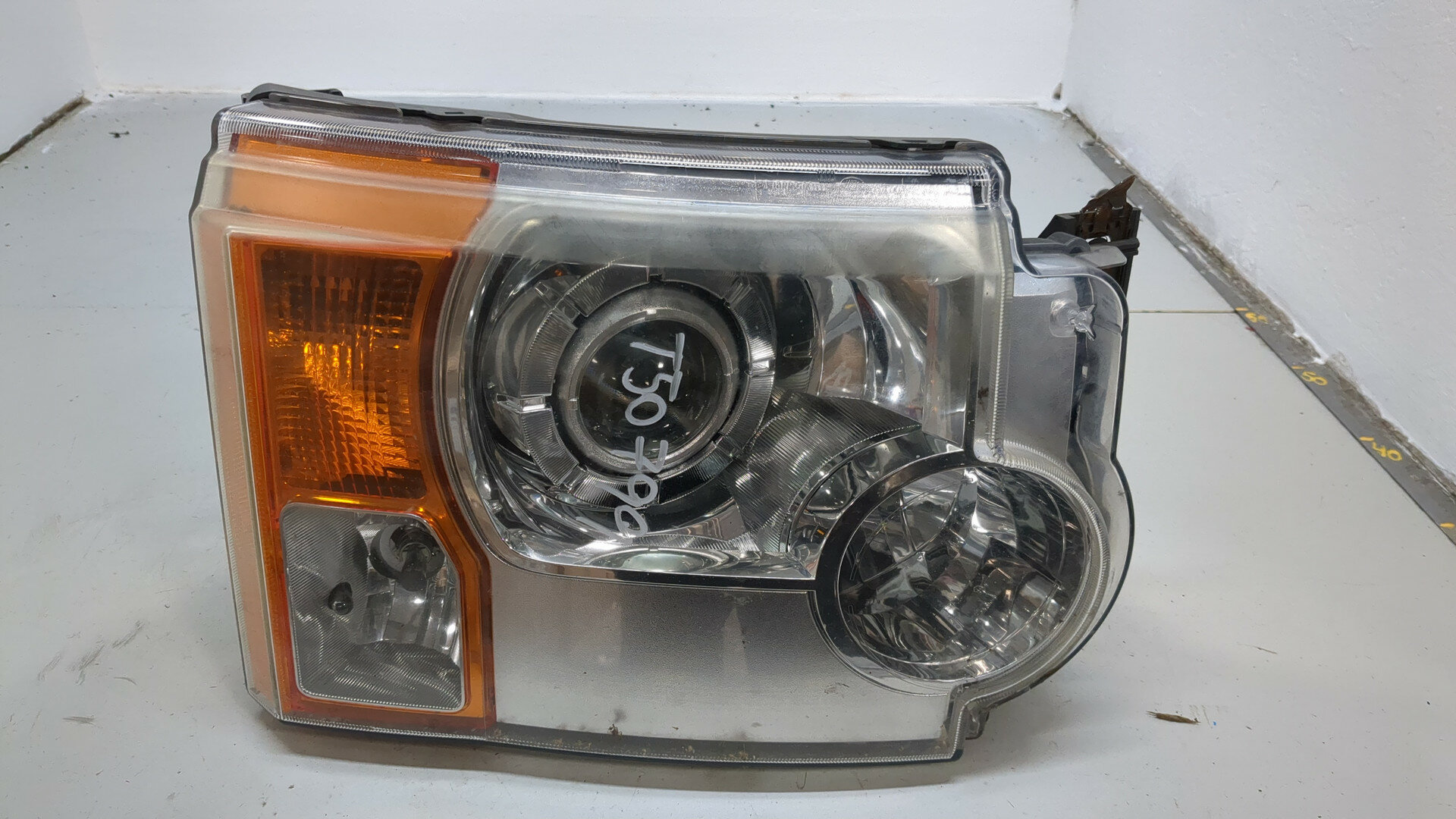 Фара (передняя) правая Land Rover Discovery 3 Б/У