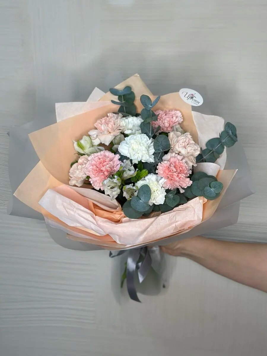 Букет цветов "Букет нежности", диантус, альстромерии, эвкалипт, белый, розовый, бежевый, 50см