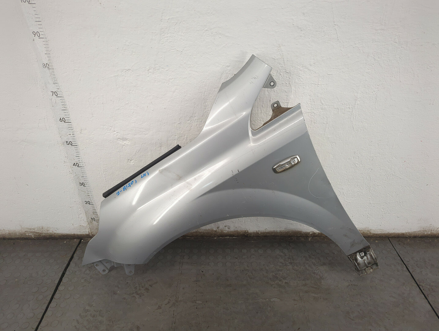 Крыло левое переднее SsangYong Actyon Sports 2 Б/У